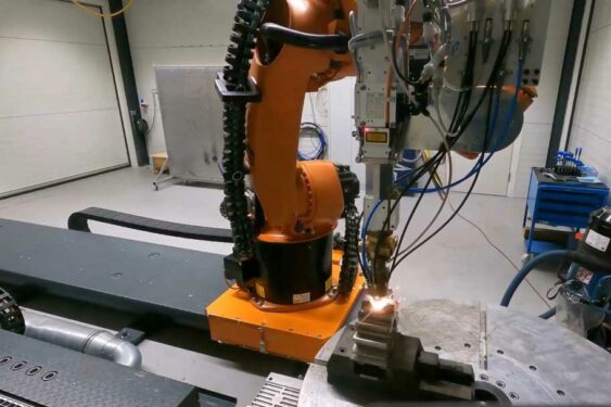 Fixing Gears Economically with DED and Robots - 3D Printing